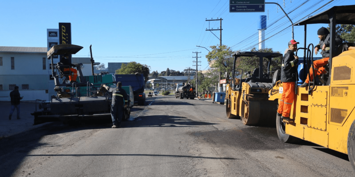 Obras na Pedro Grendene são retomadas e trânsito tem bloqueios e ...